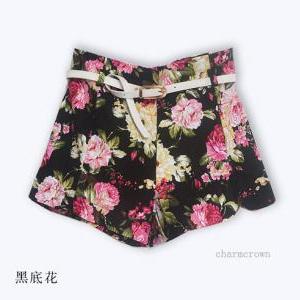 Floral Shorts on Luulla